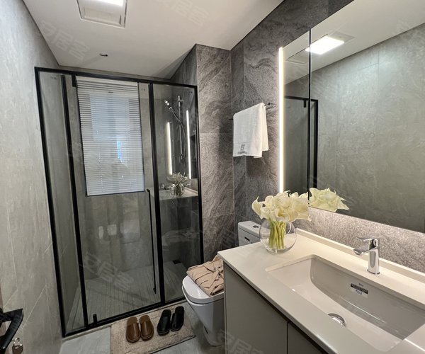 华润置地玺宸上院143平户型，华润置地玺宸上院4室2厅2卫1厨约143.00平米户型图，朝东南朝向 - 成都安居客